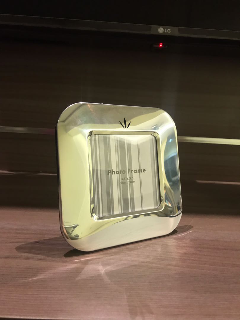 Photo frame with sound recording sensor, Furniture & Home Living, Home ...