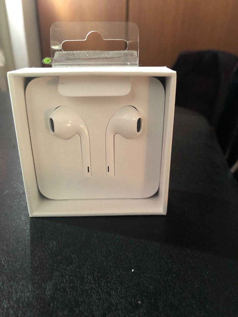 Apple EarPods lightning connector (Original), Mobile Phones & Gadgets ...