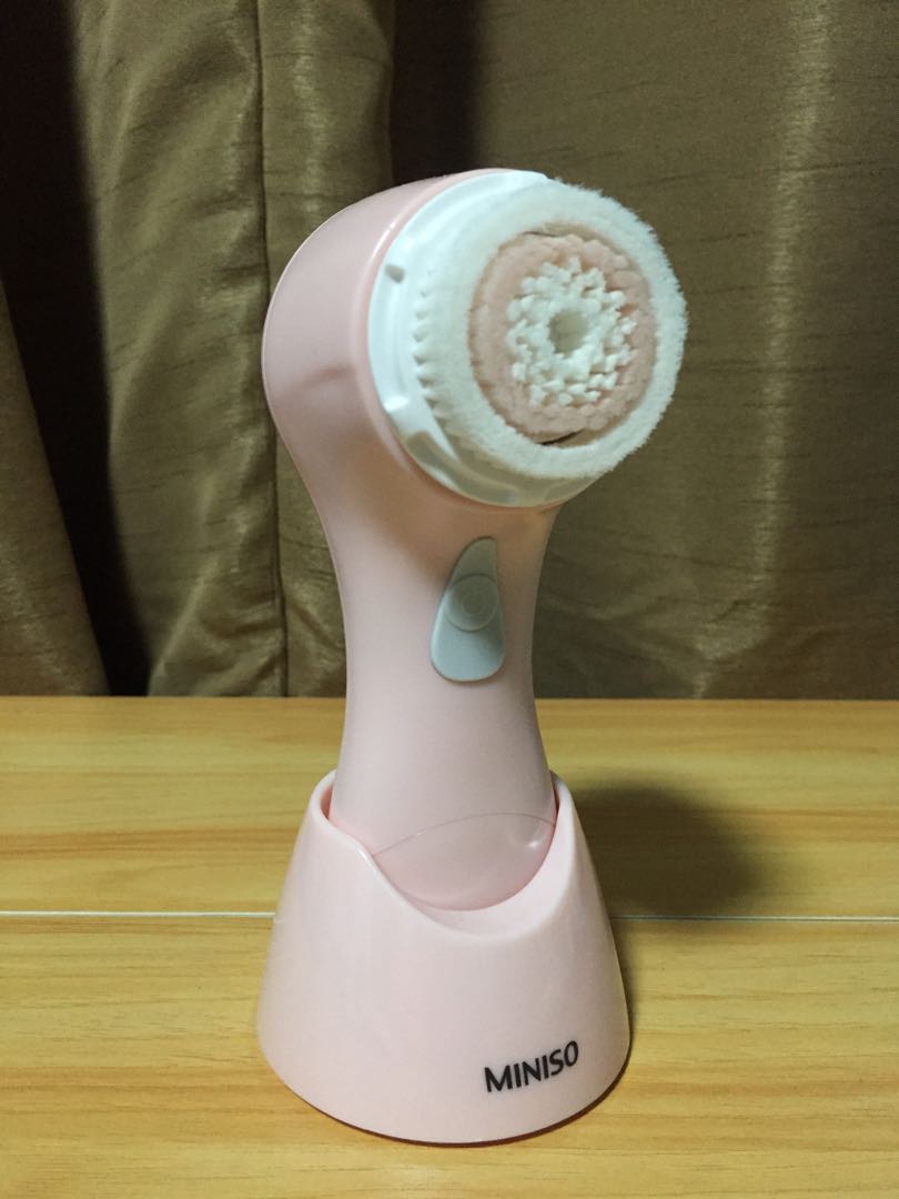 Miniso Facial Cleansing Device, Beauty & Personal Care, Face, Face Care ...