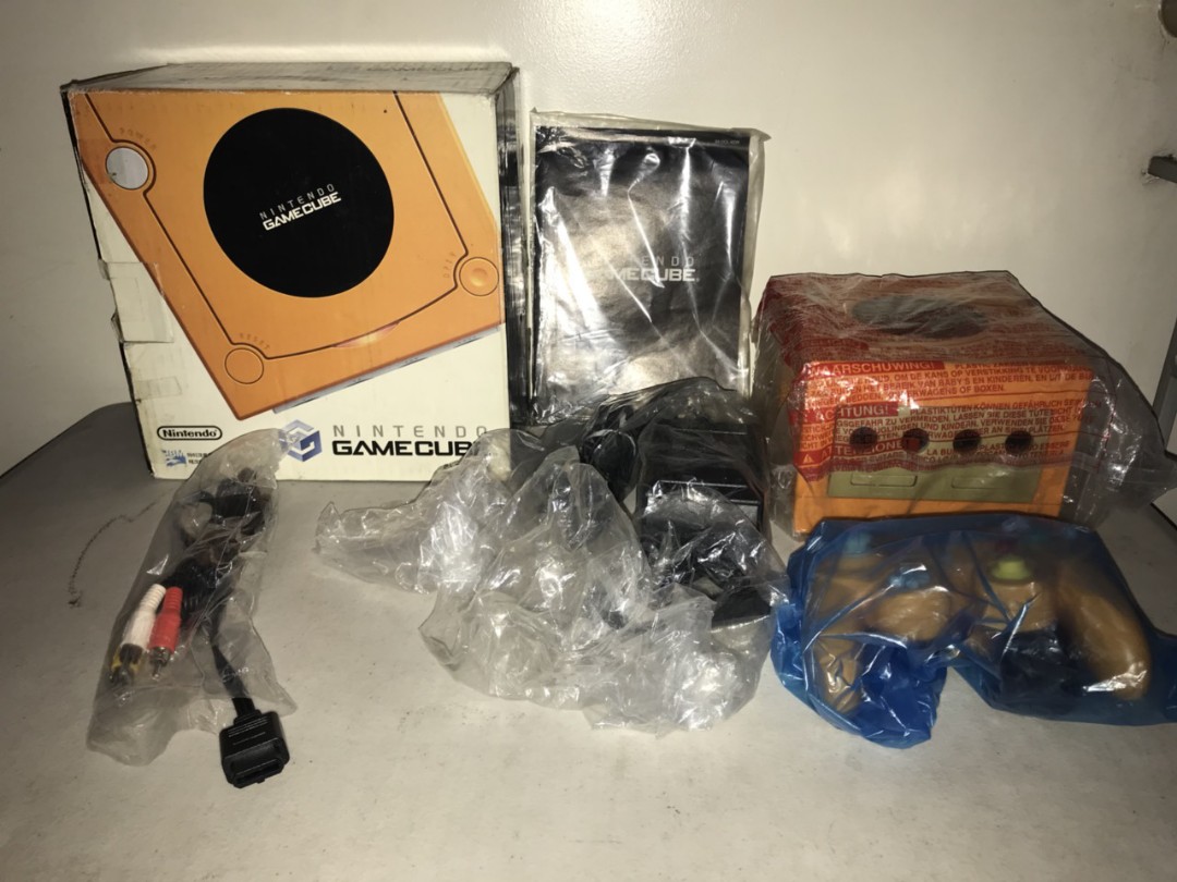 Nintendo Gamecube Orange (DOL - 001) (JPN), Video Gaming, Video Game ...
