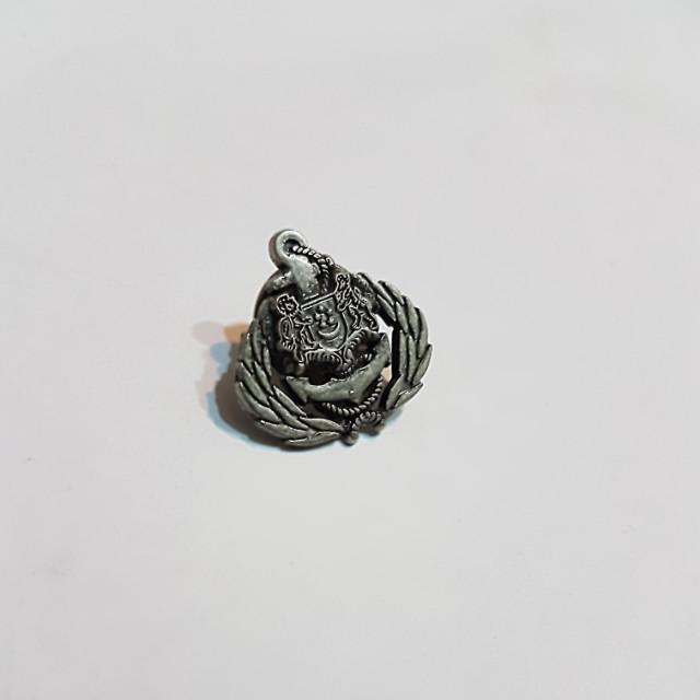Singapore Navy Collar Pin | SAF, Hobbies & Toys, Stationery & Craft ...