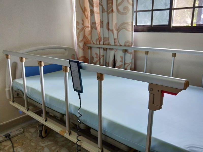 LINAK Electrical Hospital Bed and air mattress, Furniture & Home Living ...