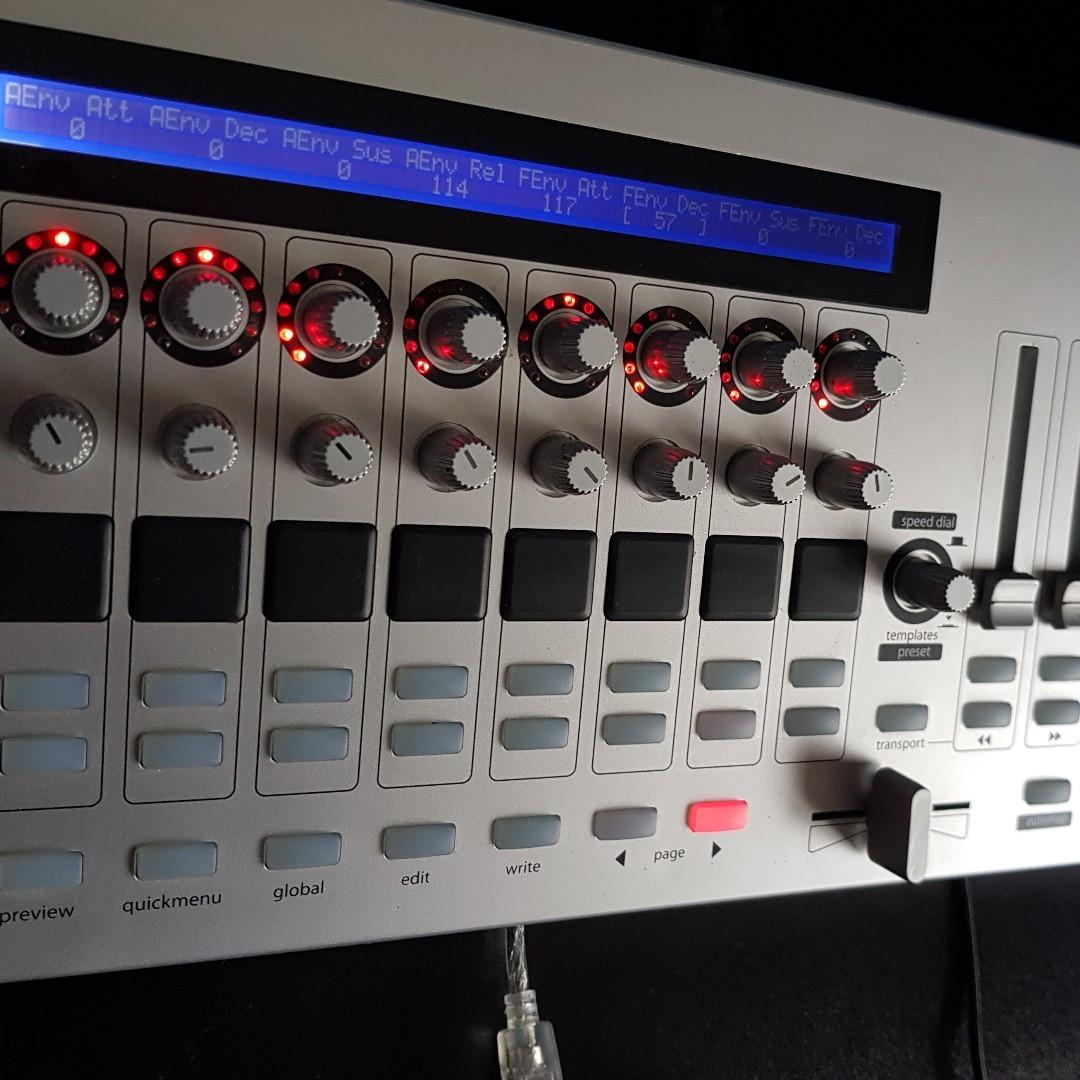 Novation MIDI Controller - SL Zero MkII (with Automap functionality ...