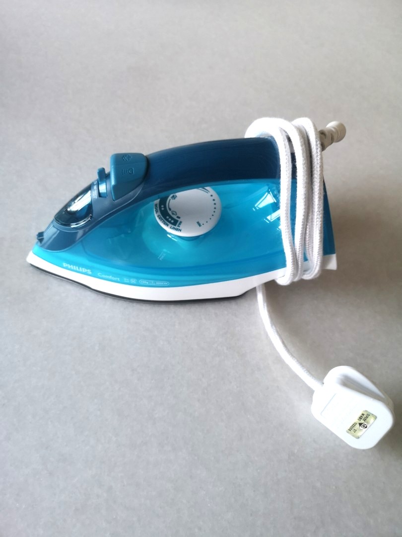 Philips Comfort Steam Iron, Furniture & Home Living, Cleaning ...