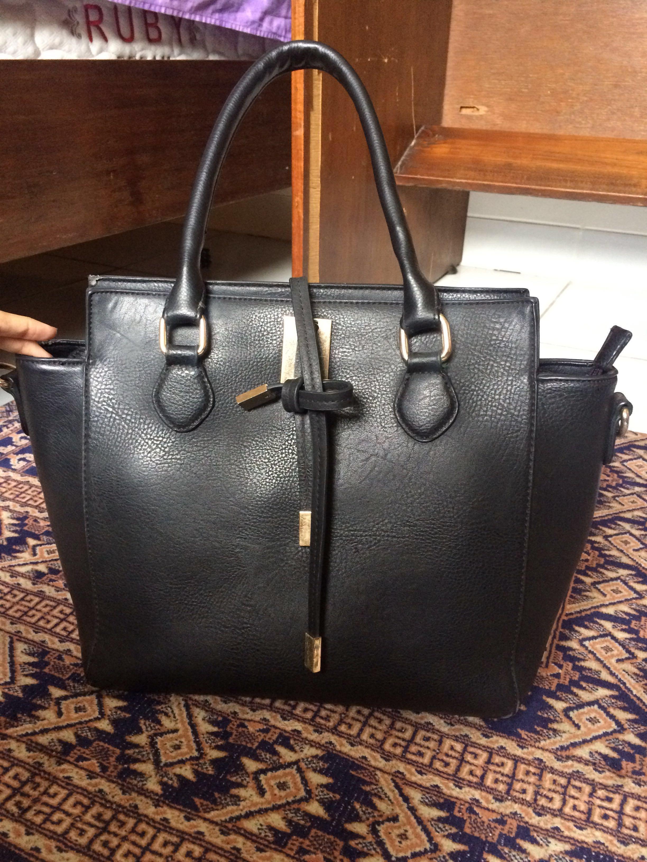 Tas hitam palomino, Fesyen Wanita, Tas & Dompet di Carousell