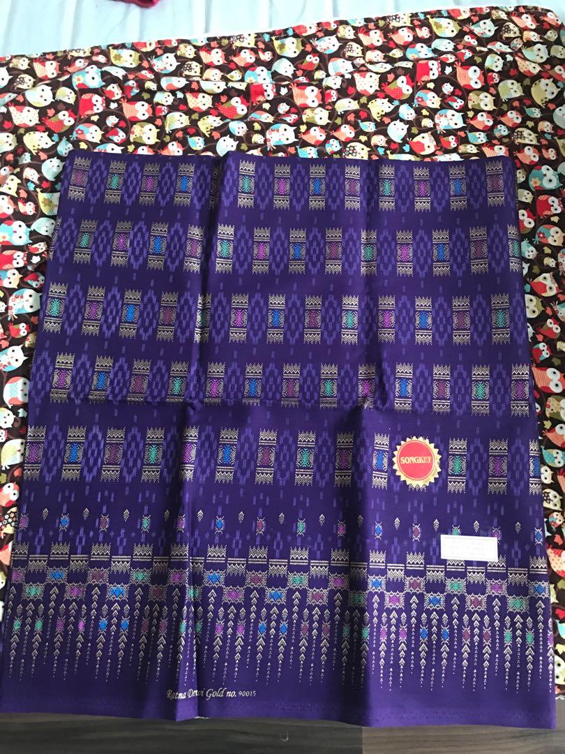 Kain corak songket (cotton batik), Women's Fashion, Muslimah Fashion ...