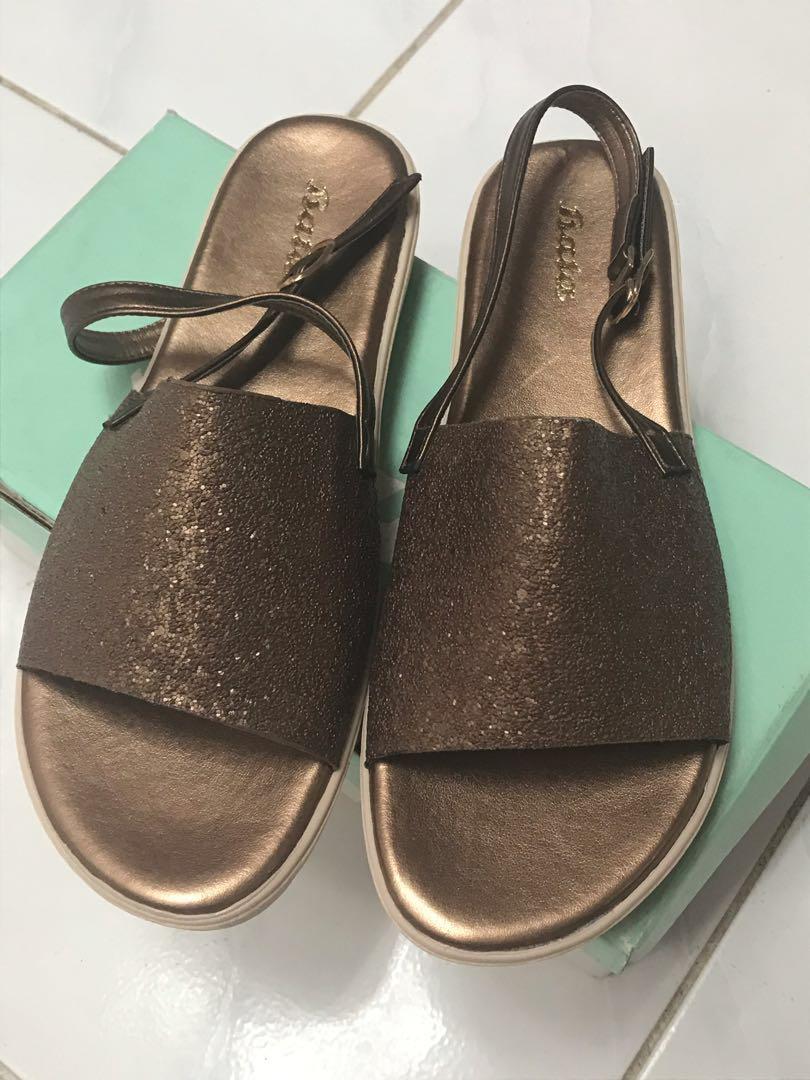 Sale Bata women original, Fesyen Wanita, Sepatu di Carousell