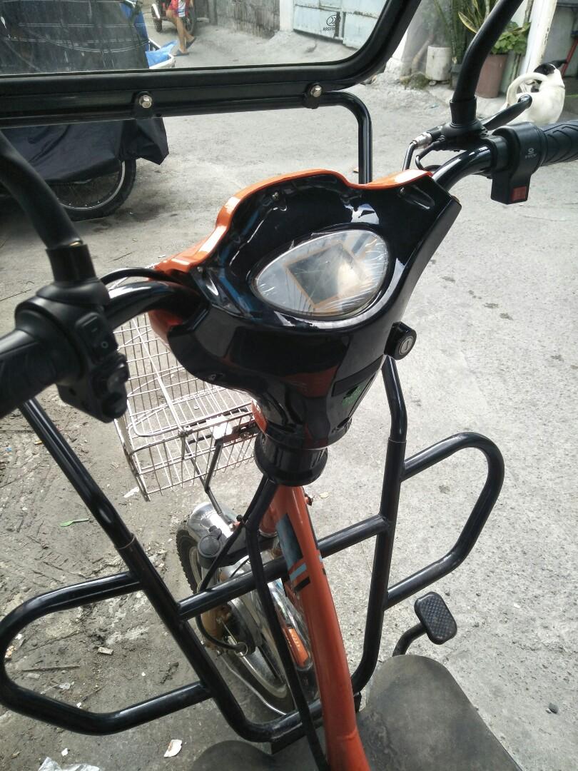 Electronic Bike (ERV+) with roof and fiber glass wind shield (PRICE IS ...
