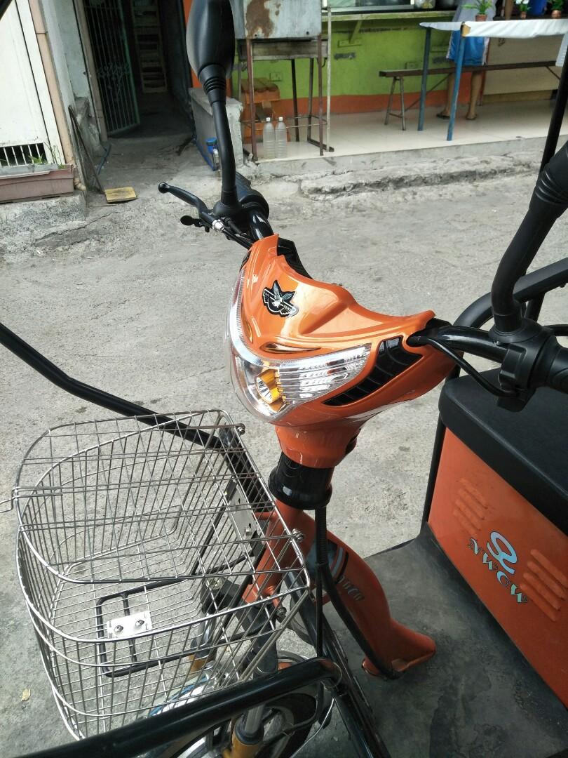 Electronic Bike (ERV+) with roof and fiber glass wind shield (PRICE IS ...