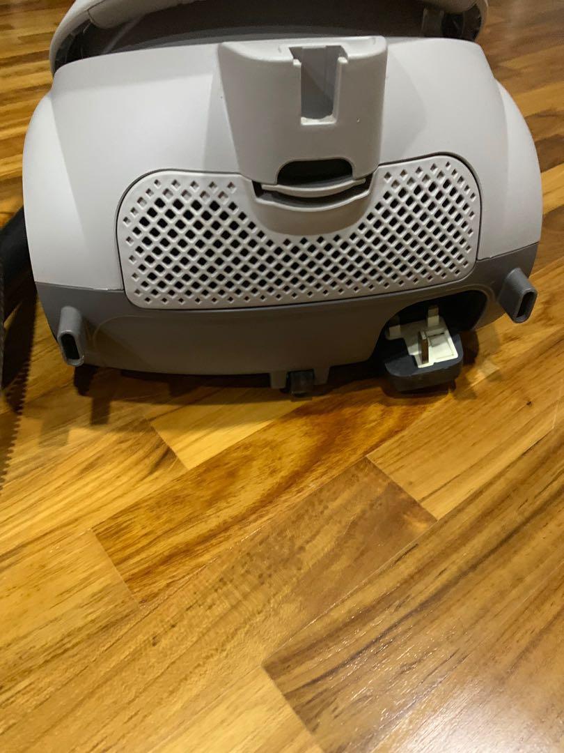Samsung Easy 1800w Vacuum Cleaner, TV & Home Appliances, Vacuum Cleaner ...