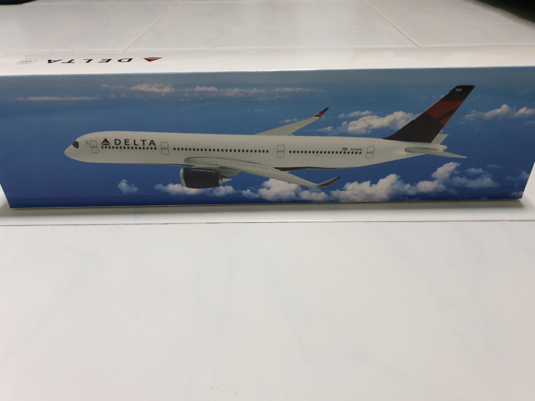 Delta aircraft model, Hobbies & Toys, Toys & Games on Carousell