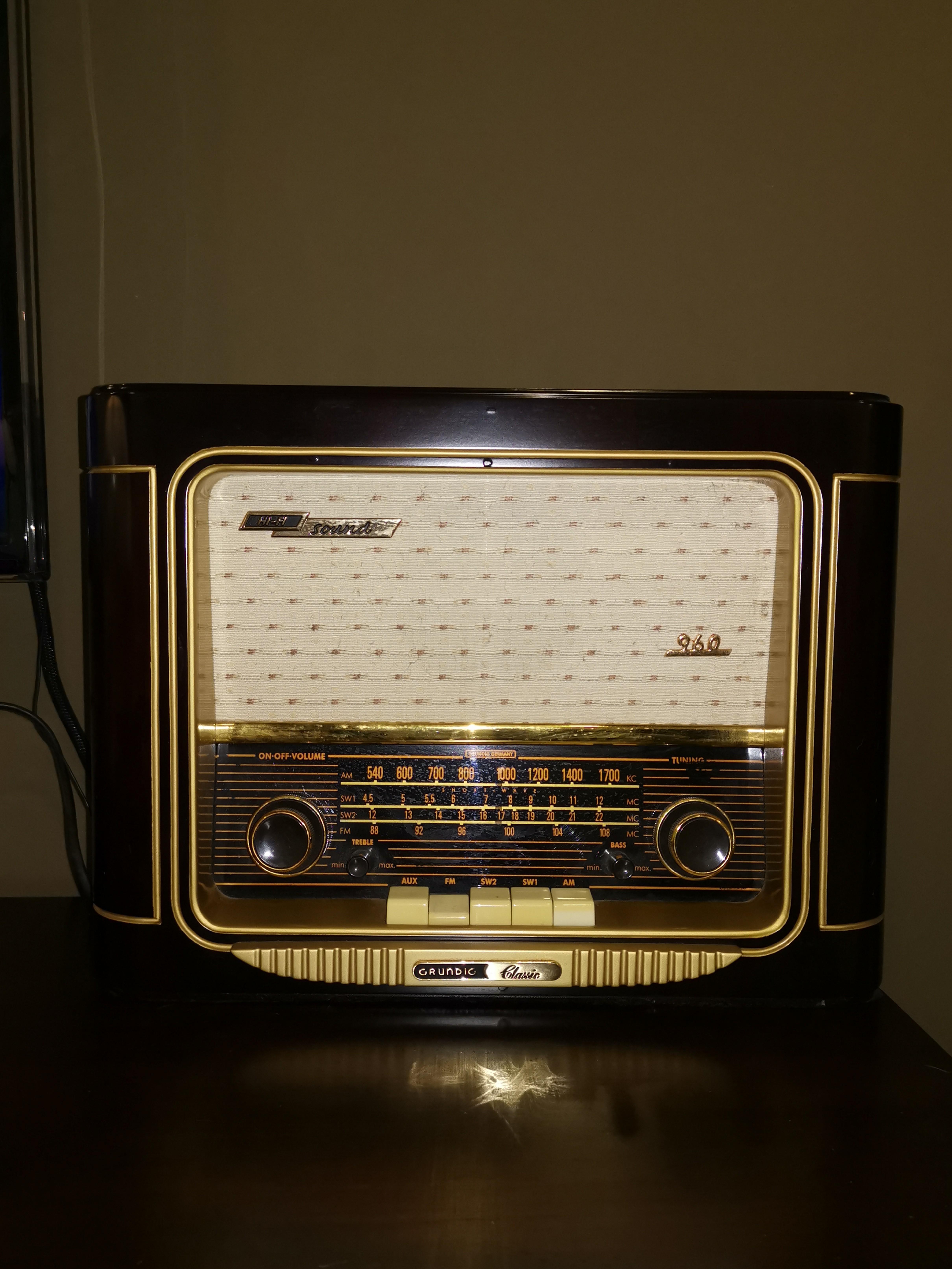 Grundig classic 960 radio, Audio, Portable Music Players on Carousell