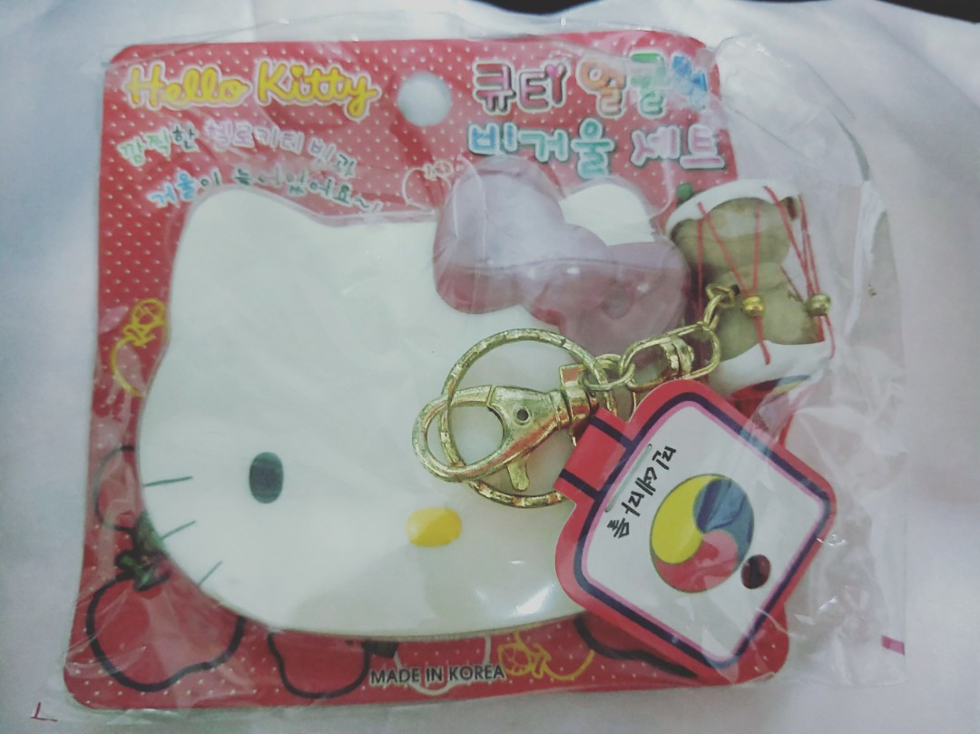 Hello kitty comb set, Everything Else on Carousell