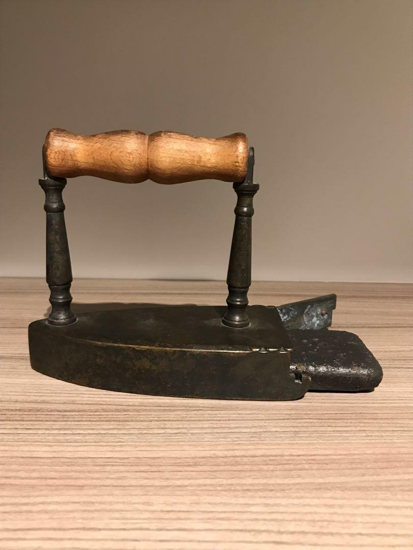 Vintage Cast Iron with Inner Slug - Box Sad Iron, Hobbies & Toys ...