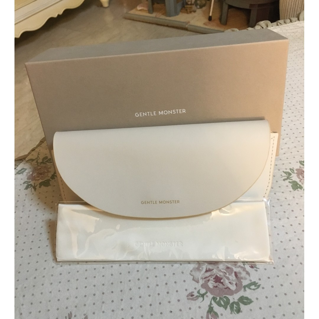 Gentle Monster Glass Case, Women's Fashion, Watches & Accessories ...