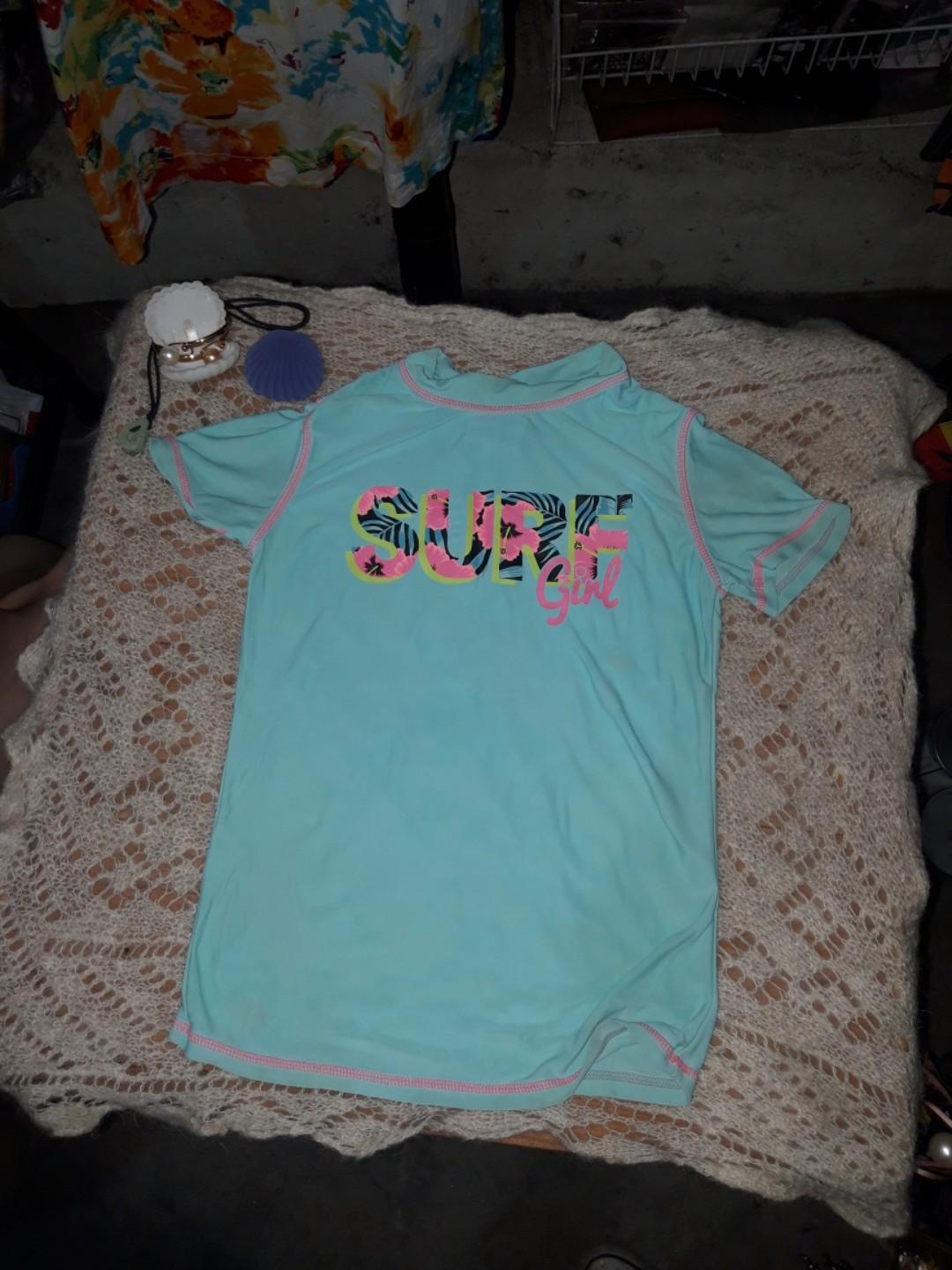 Rashguard Mango 7 to 8, Babies & Kids, Babies & Kids Fashion on Carousell