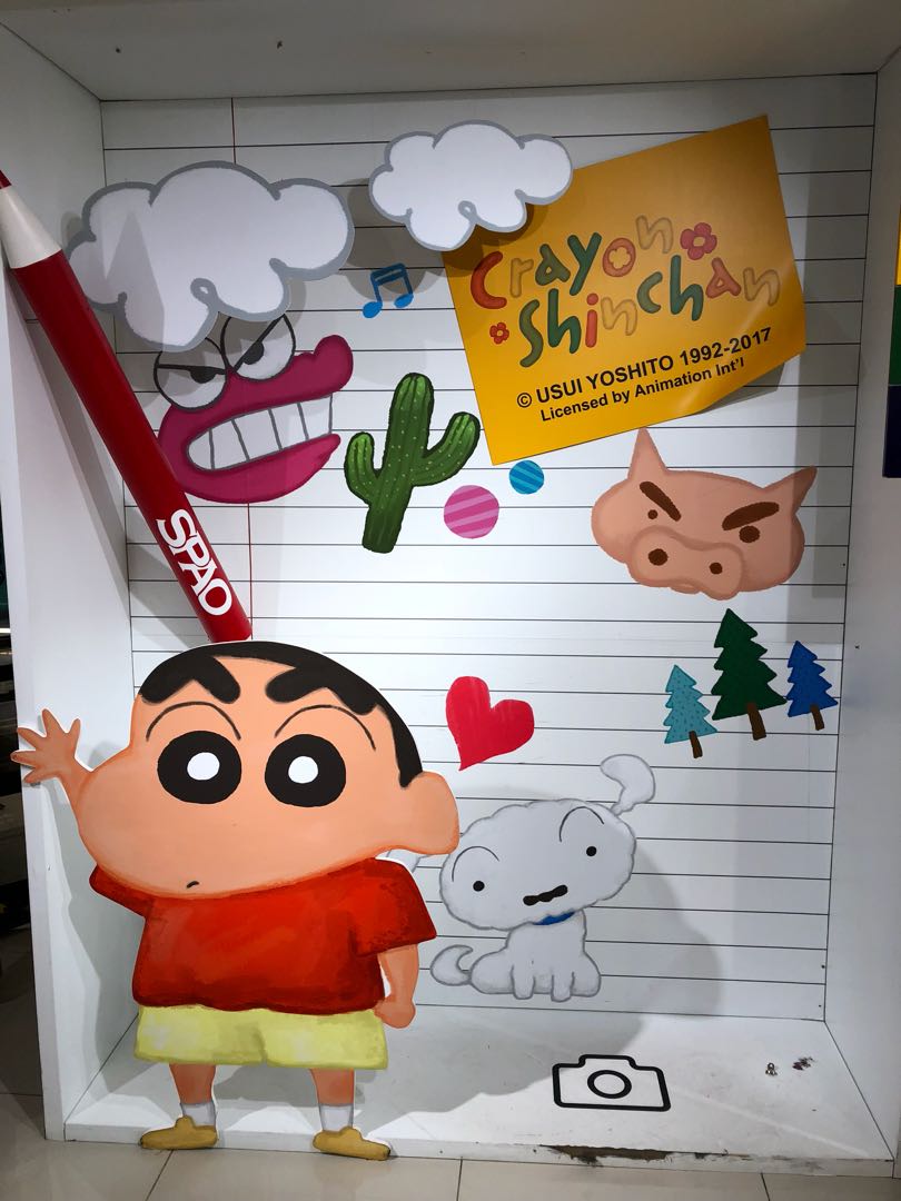 SPAO crayon shinchan lbxx slippers, Everything Else on Carousell