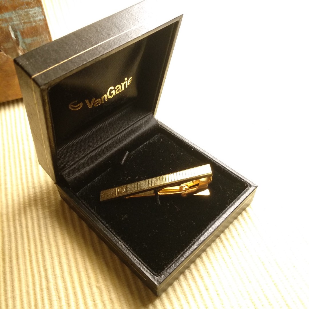 Van Garie Tie Clip (classic golden design), Men's Fashion, Watches ...