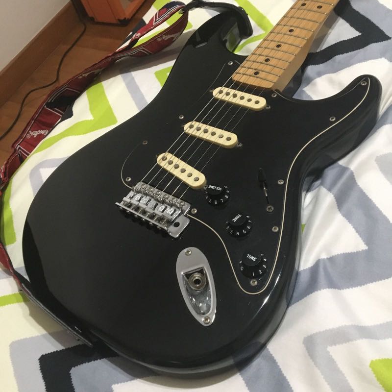 MIM Fender Strat, Hobbies & Toys, Music & Media, Musical Instruments on ...