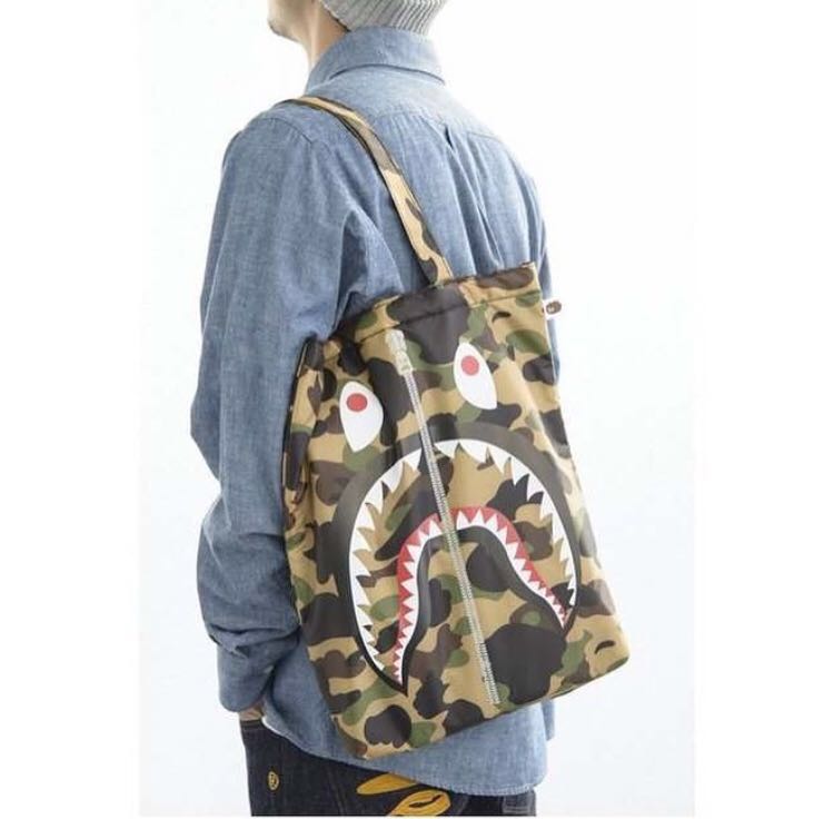 Original BAPE SHARK, Fesyen Pria, Tas & Dompet , Tas Selempang di Carousell