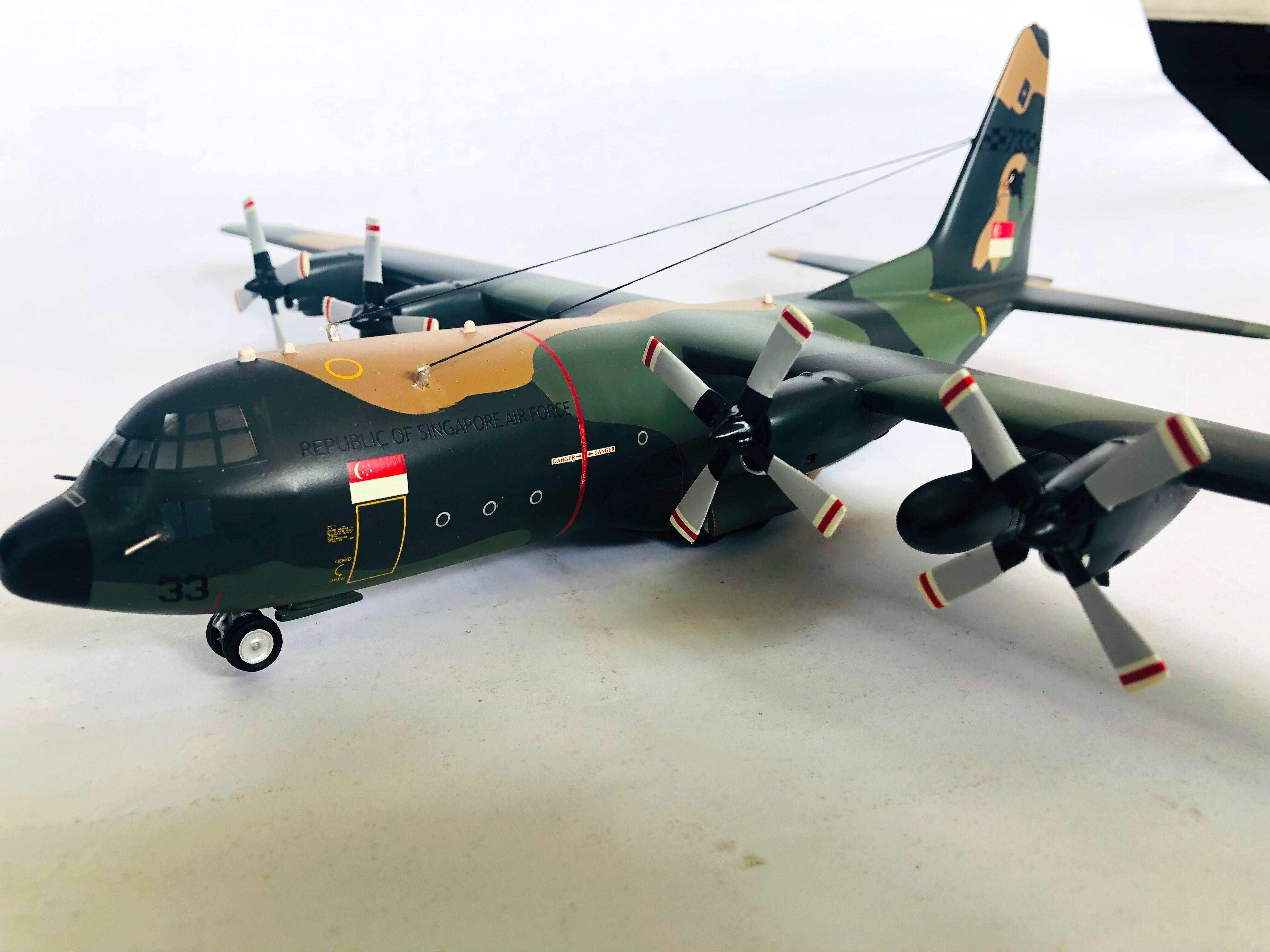 C-130 Aircraft Model (w Singapore Flag) In Singapore Air Force Markings, Hobbies & Toys ...