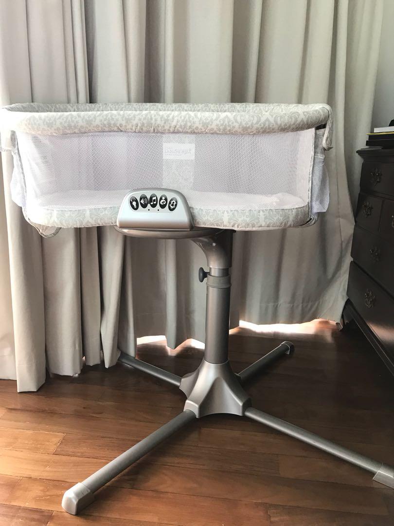 Halo Bassinet Swivel Sleeper, Babies & Kids, Baby Nursery & Kids ...