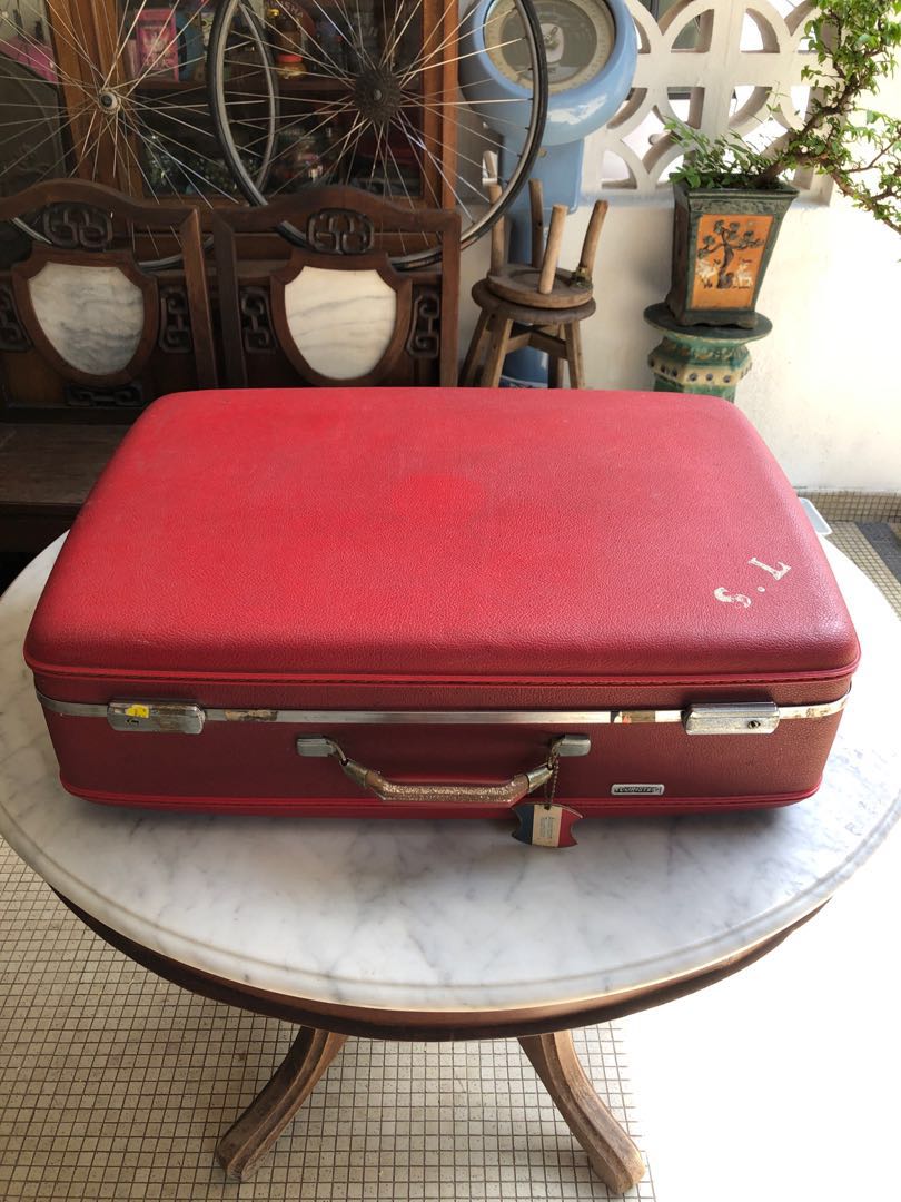 Vintage Oyster Suitcase, Hobbies & Toys, Memorabilia & Collectibles ...