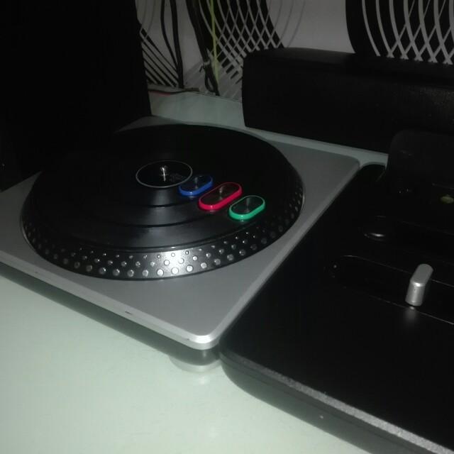 DJ Hero Wireless Turntable Controller - Xbox 360, Hobbies & Toys, Music ...