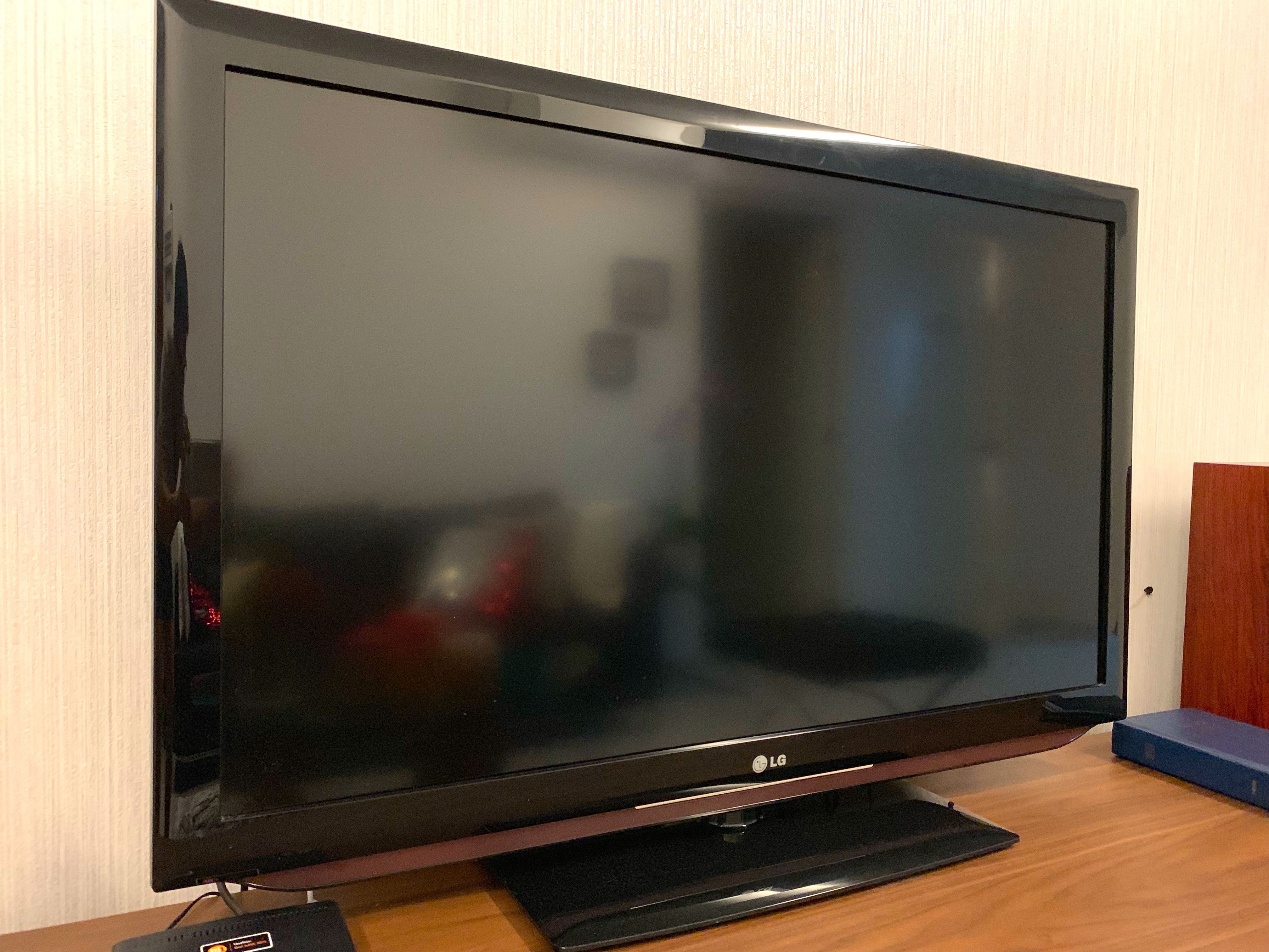 LG 47 inch TV, TV & Home Appliances, TV & Entertainment, TV on Carousell