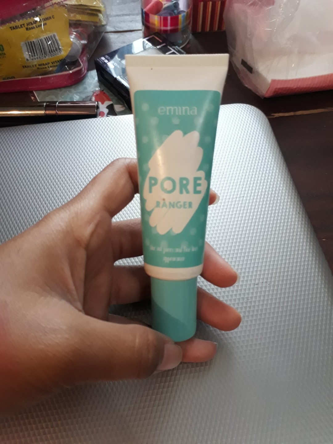 Primer EMINA!, Kesehatan & Kecantikan, Rias Wajah di Carousell