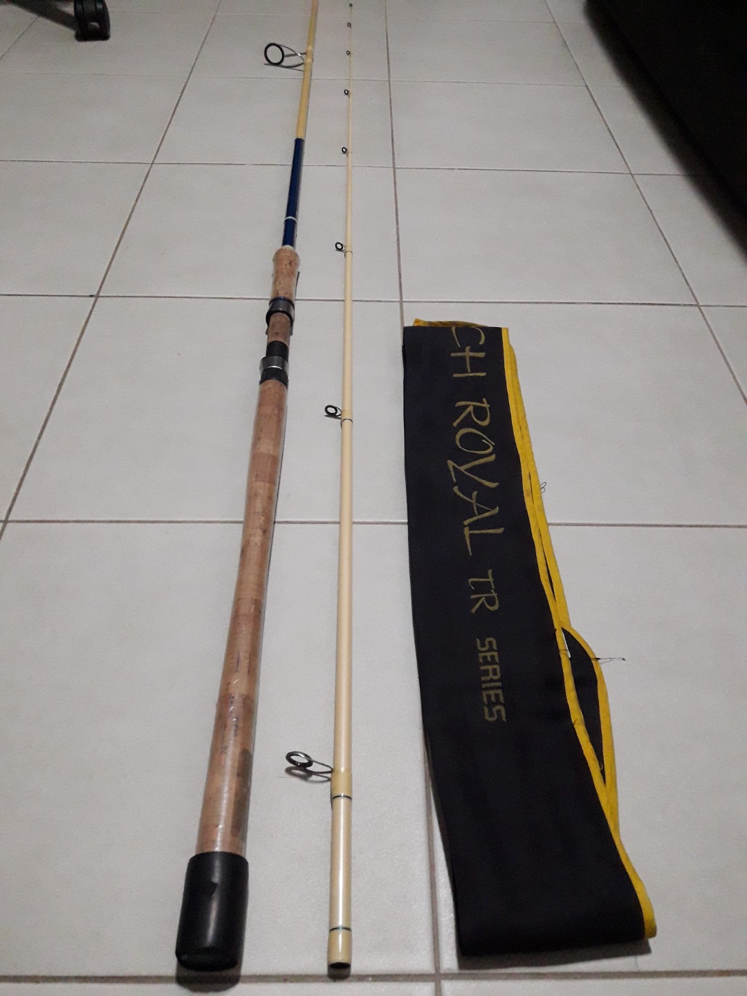 Ajiking Platinum Royal APL1002MH, Sports Equipment, Sports & Games, Billiards & Bowling on Carousell