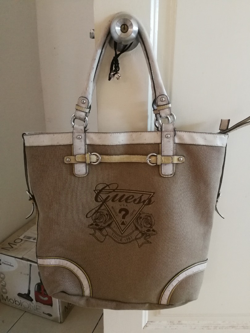 Guess Large Tote Bag, Women's Fashion, Bags & Wallets, Tote Bags on ...