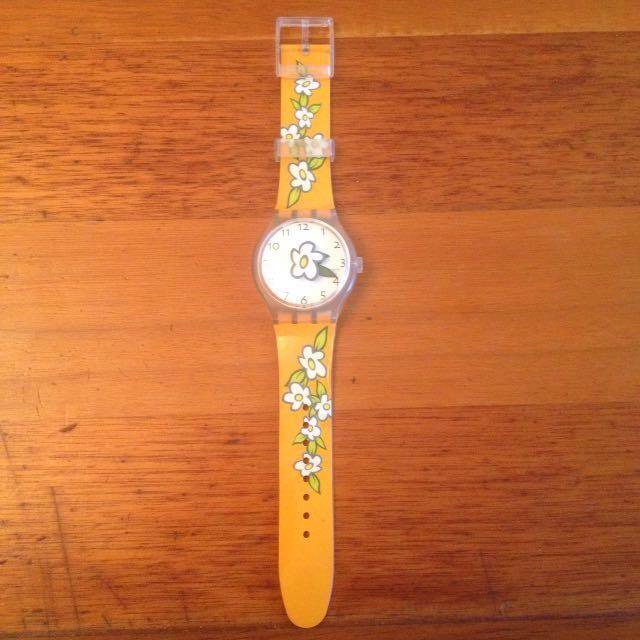 Swatch Daisy Daze, Women's Fashion, Watches & Accessories, Watches on ...