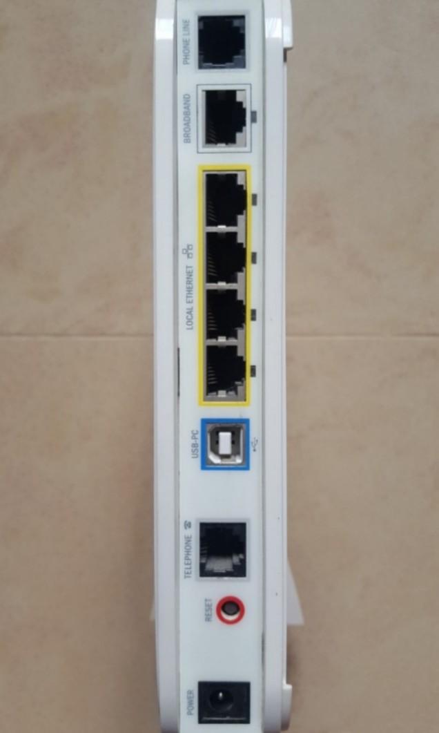 Singtel Broadband Modem Router, Computers & Tech, Parts & Accessories ...