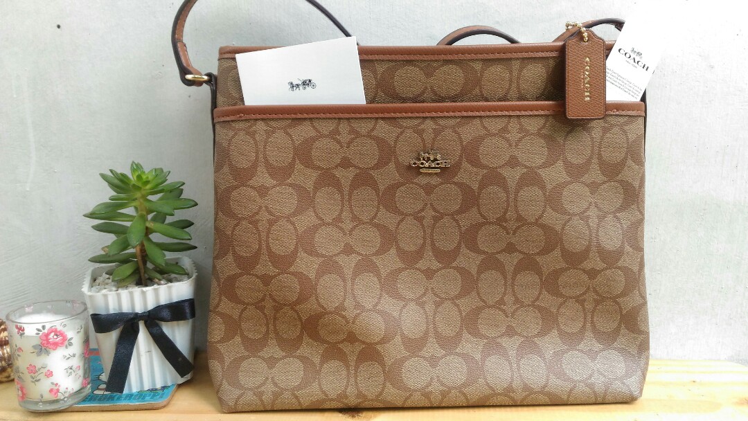 COACH LARGE FILE BAG AUTHENTIC, Luxury, Bags & Wallets on Carousell