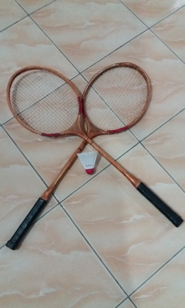 Raket rotan dan bulu tangkis pelastik, Sports Equipment, Sports & Games ...