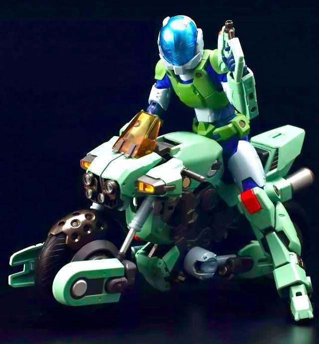 Transformable motorcycle-armor. Genesis Climber Mospeada Ray Reissue ...