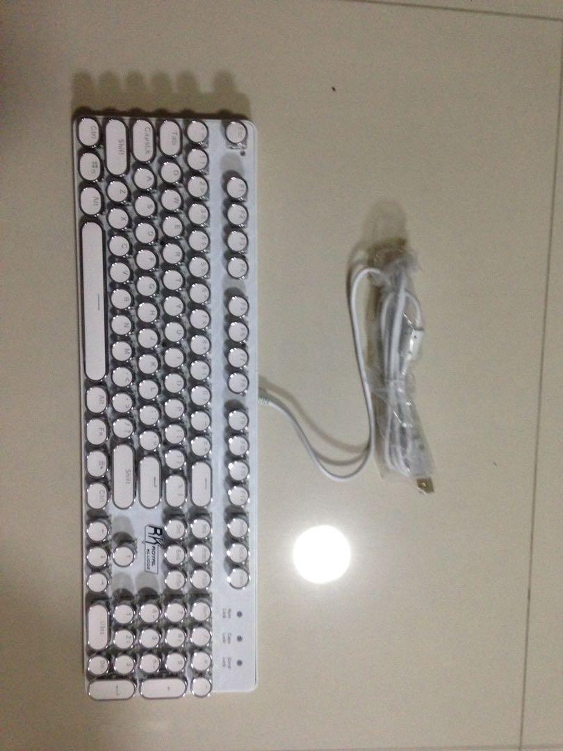 White Typewriter keyboard, Computers & Tech, Parts & Accessories ...