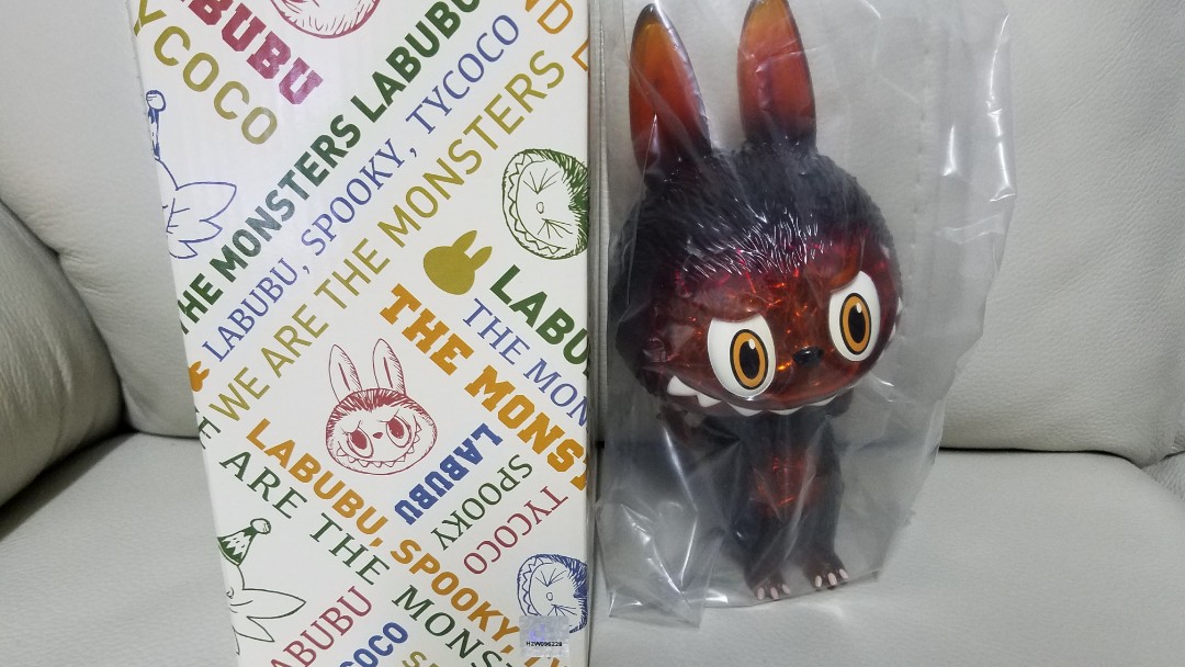 Zimomo burning 可樂 labubu, 興趣及遊戲, 玩具 & 遊戲類 - Carousell