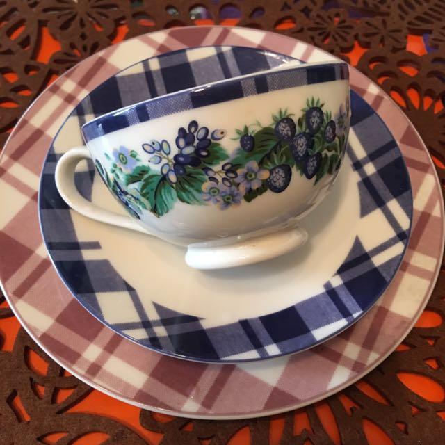 Laura Ashley Bramble Tea-set, Furniture & Home Living, Kitchenware ...