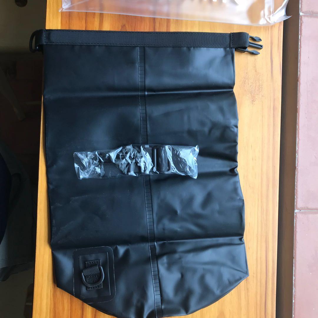 Garmin Dry Bag 20L, Sports Equipment, Sports & Games, Water Sports on ...