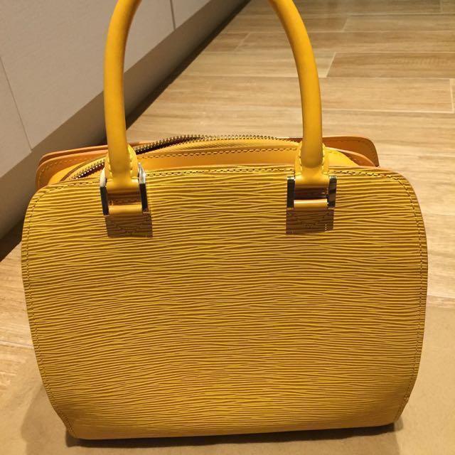 Louis Vuitton LV Pont Neuf, Luxury, Bags & Wallets on Carousell