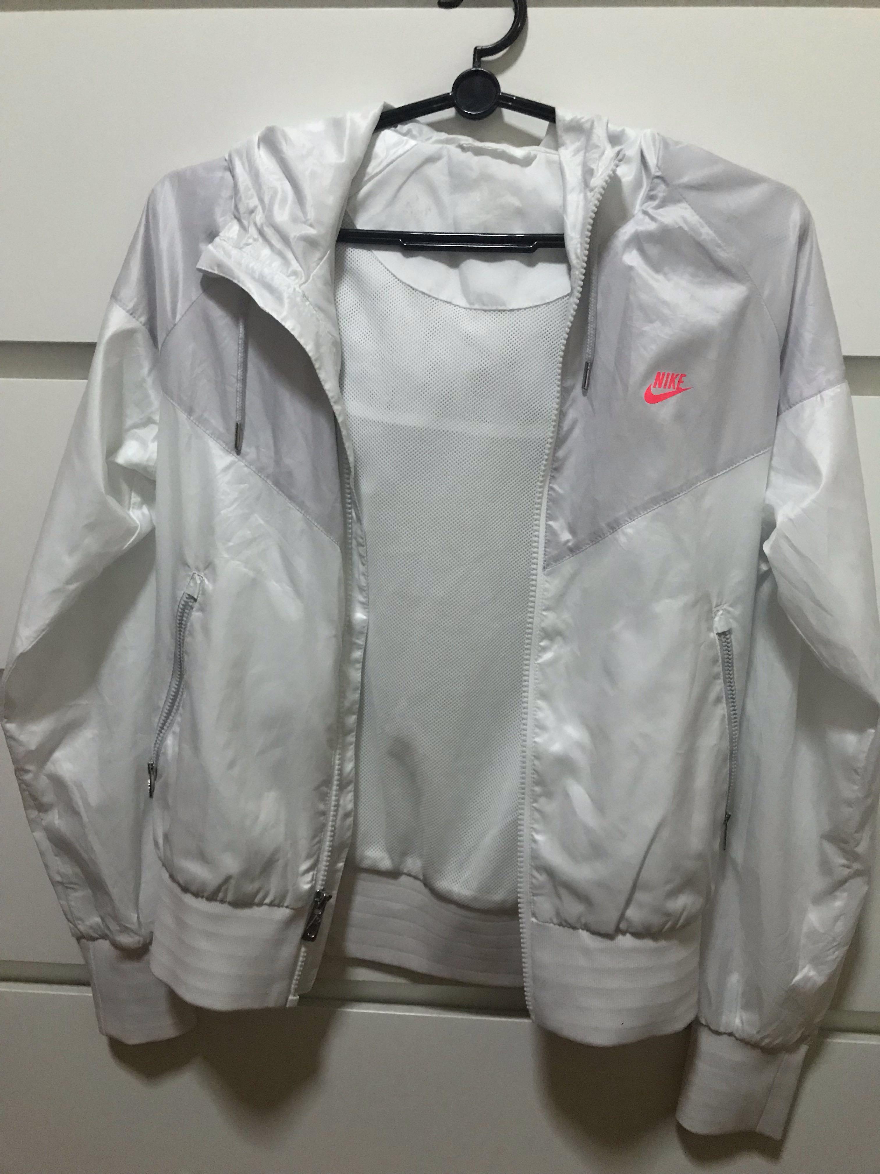 Nike Windrunner, Women's Fashion, Tops, Longsleeves on Carousell