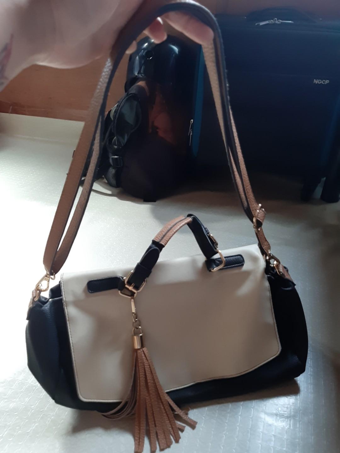 Oasis Bag, Women's Fashion, Bags & Wallets, Tote Bags on Carousell