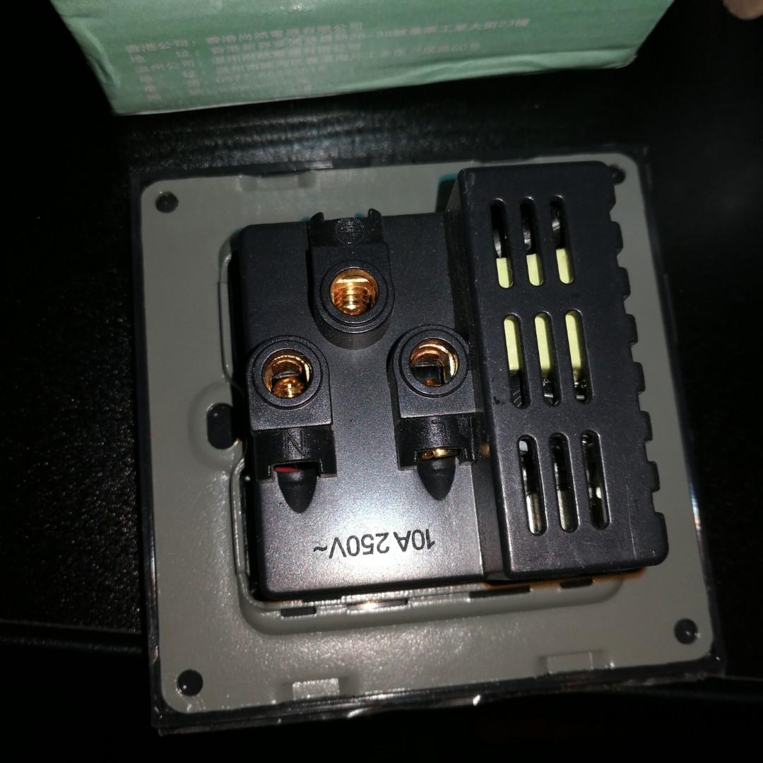 Single gang 230v powerpoint usb, TV & Home Appliances, Electrical ...