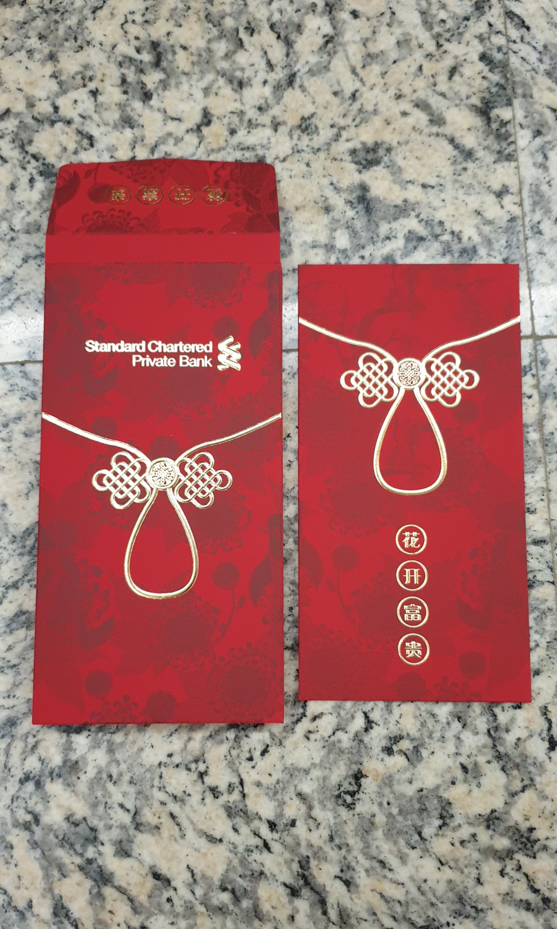 Standard Chartered Red Packet 8 pcs, Everything Else on Carousell