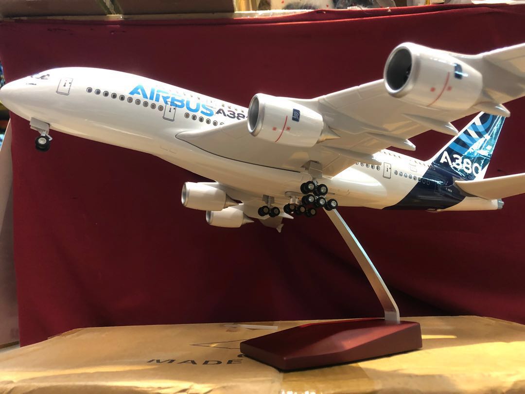 Aeroplane aircraft a380 model with light effect airbus, Hobbies & Toys ...