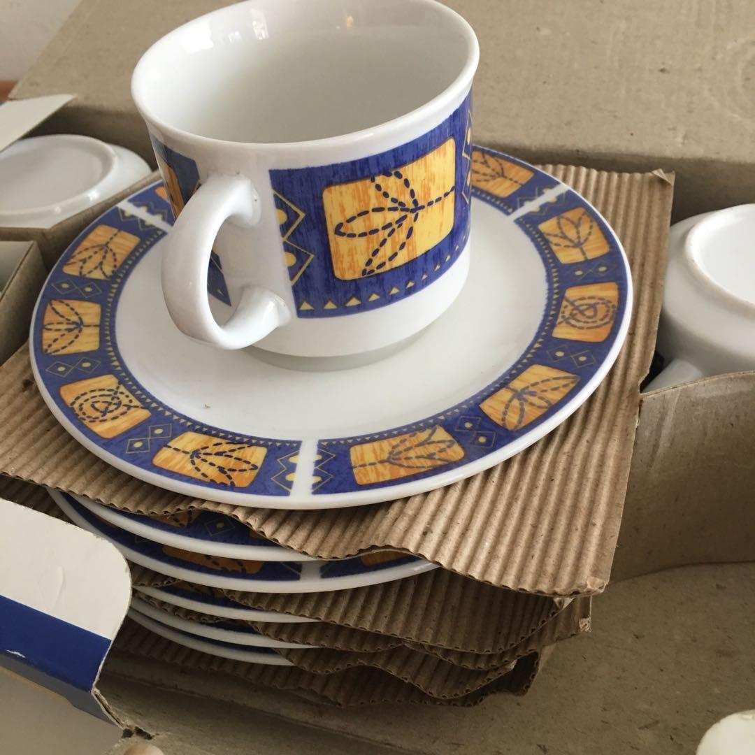 Fine Chinaware Tea Set -12 pieces, Furniture & Home Living, Kitchenware ...