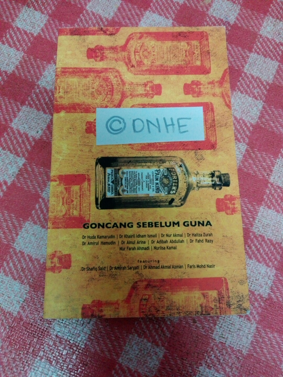 Buku Goncang Sebelum Guna, Hobbies & Toys, Books & Magazines ...