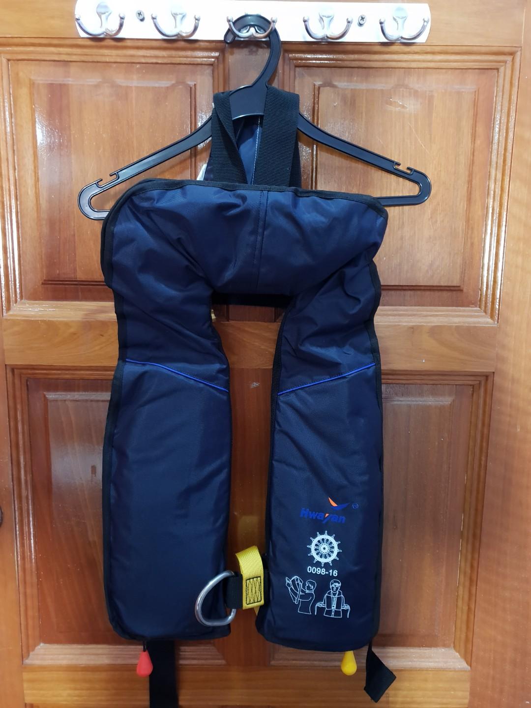 Hwayan Inflatable Life Jacket, Sports Equipment, Sports & Games, Water ...